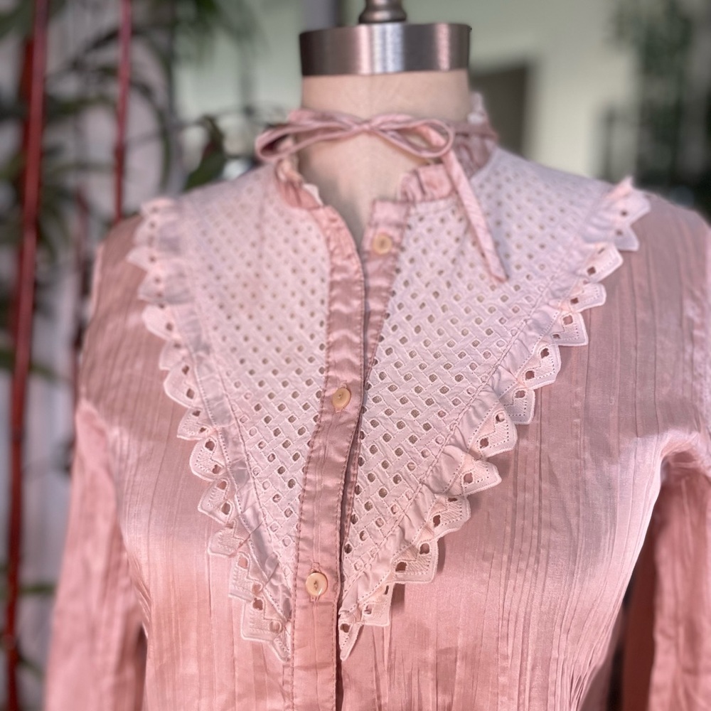 Rare Vintage Jolie Adams Creme Button Down Blouse W A… - Gem